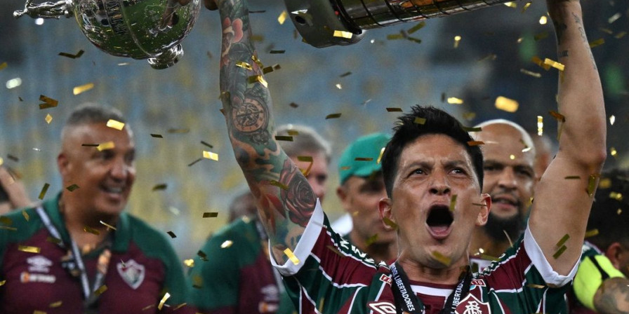 É Campeão Fluminense Ergue A Taça Da Libertadores